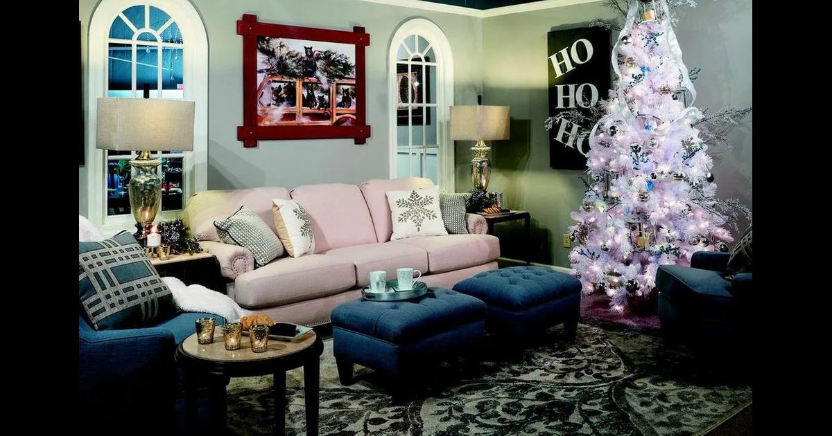 Deck The Halls With Sparkle & Shimmer!